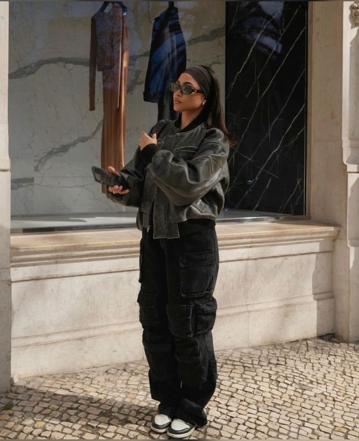 Trendy Ways to Style Black Cargo Pants for Women