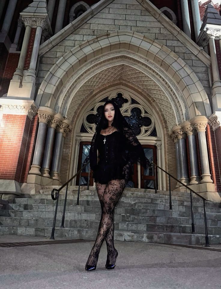 Womens Romantic Gothic Outfit