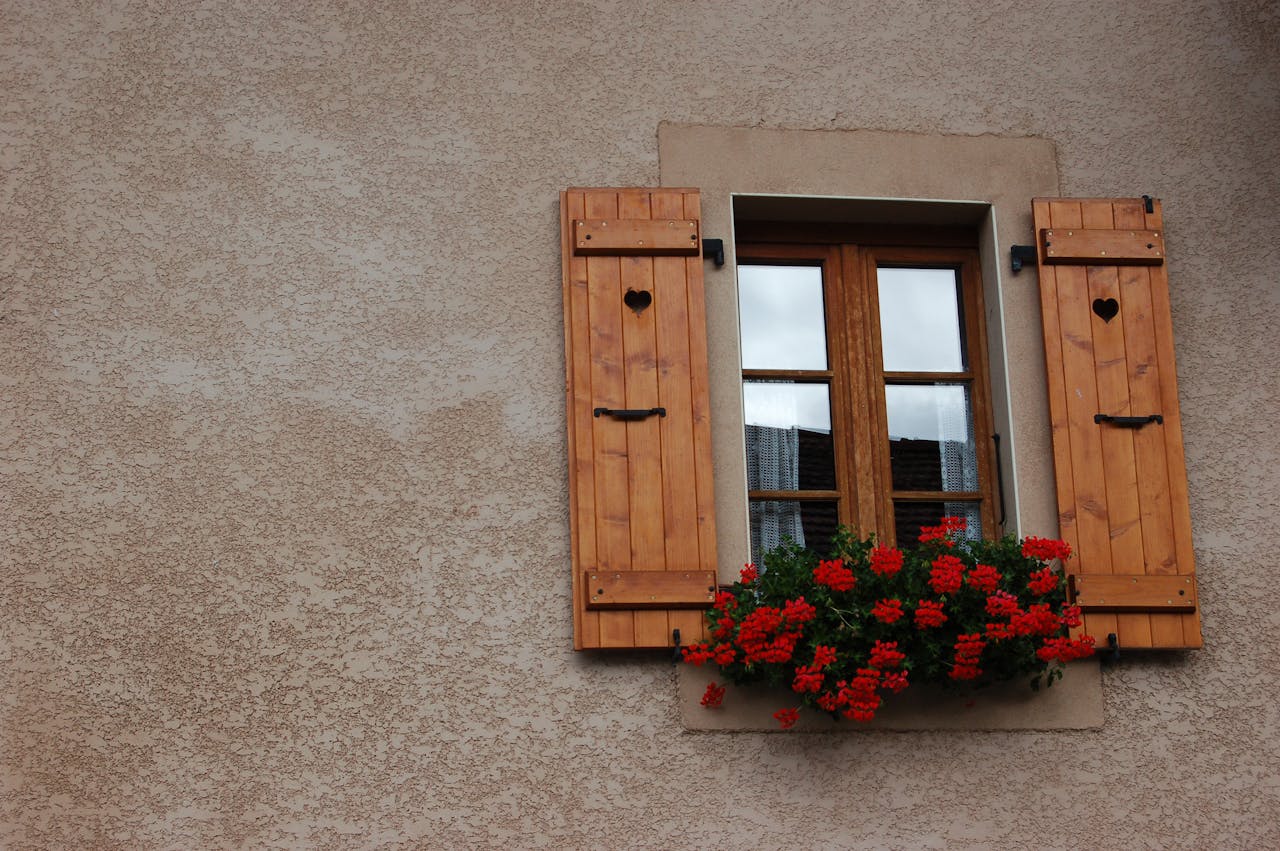 Lush Greenery At Your Windowsill: Exploring Options For Window Box Liners