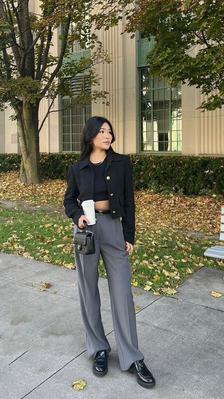 Chic And Versatile Looks With Aritzia's Effortless Pants