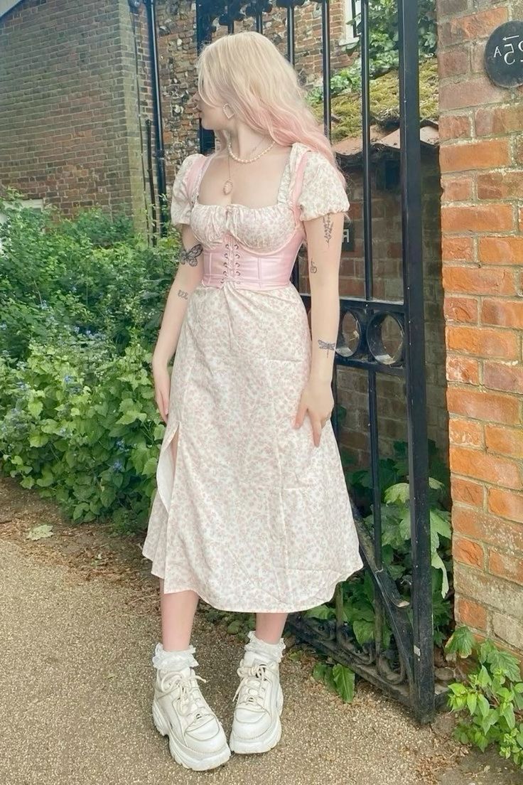 24 Coquette Aesthetic Outfit Ideas