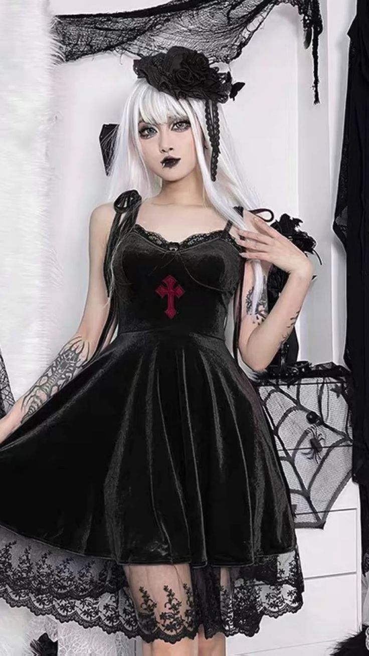 Womens Romantic Gothic Outfit