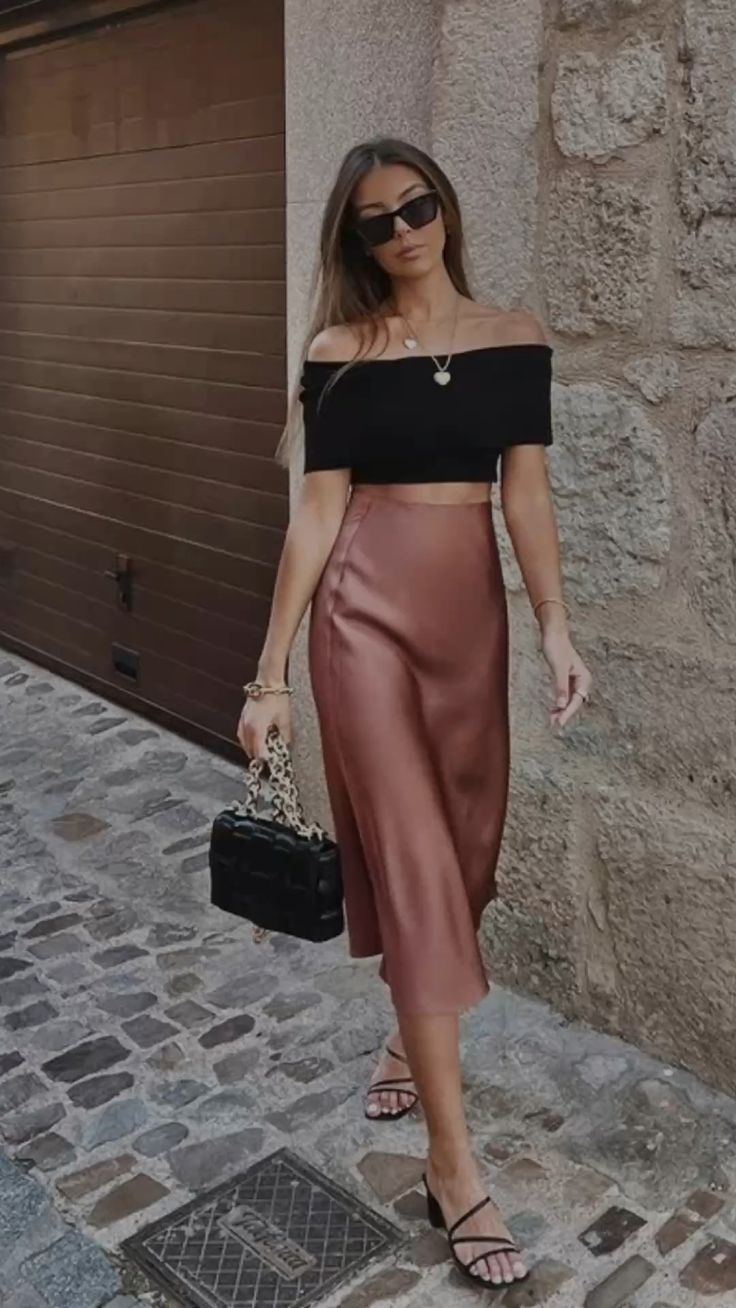 25 Silk Skirt Outfits To Add Color To Your Wardrobe