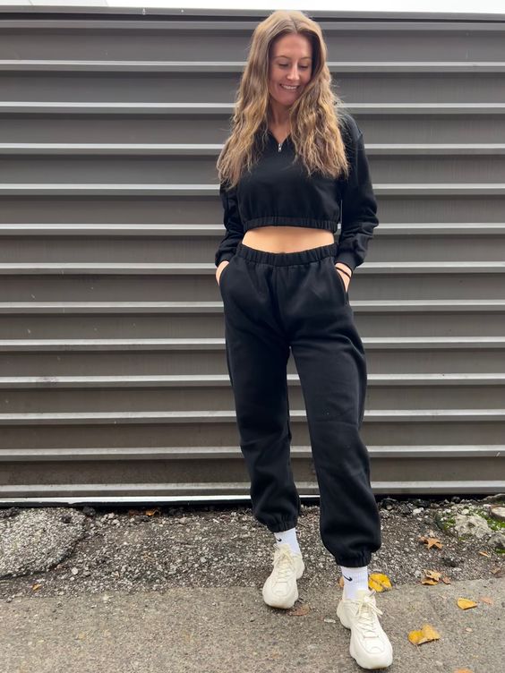 What To Wear With Black Sweatpants: Women's Style Guide